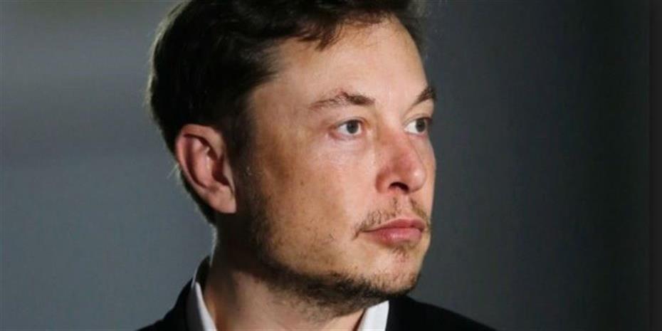 Ελον Μασκ: Η Tesla θα μειώσει 7% το προσωπικό της