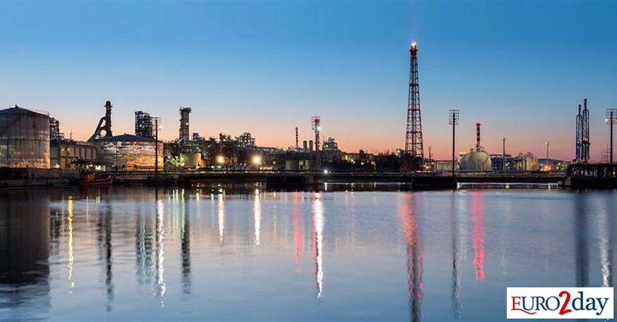 ΥΠΕΝ: Τροποποιήθηκαν οι περιβαλλοντικοί όροι για το διυλιστήριο των ΕΛΠΕ