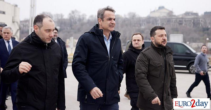 Ζελένσκι: Πρέπει να είσαι άρρωστος για να ρίξεις πύραυλο κοντά στον ...