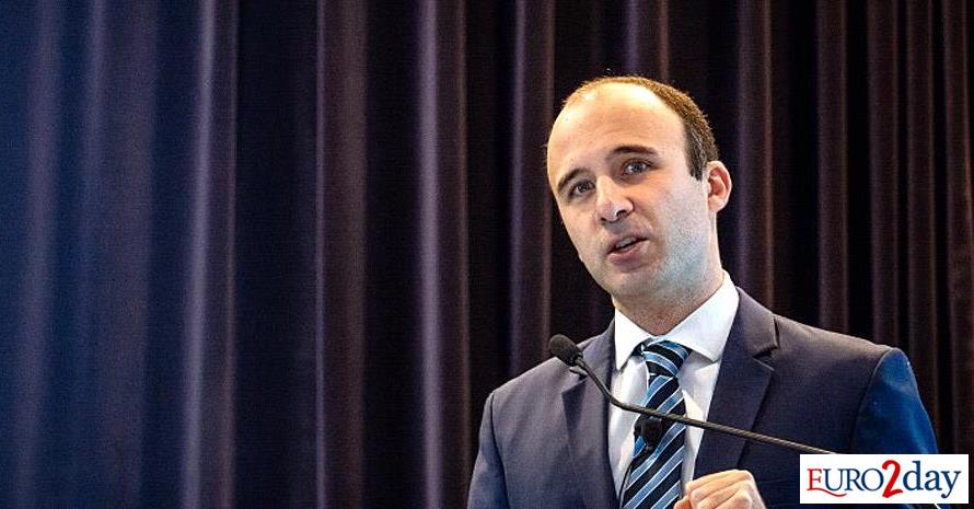 «Απολογία» της Deutsche Bank στον Μπέσεντ για έναν... Ελληνα